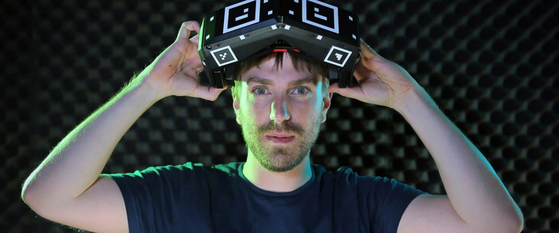 Exploring the Screen Door Effect (SDE) in VR Headsets